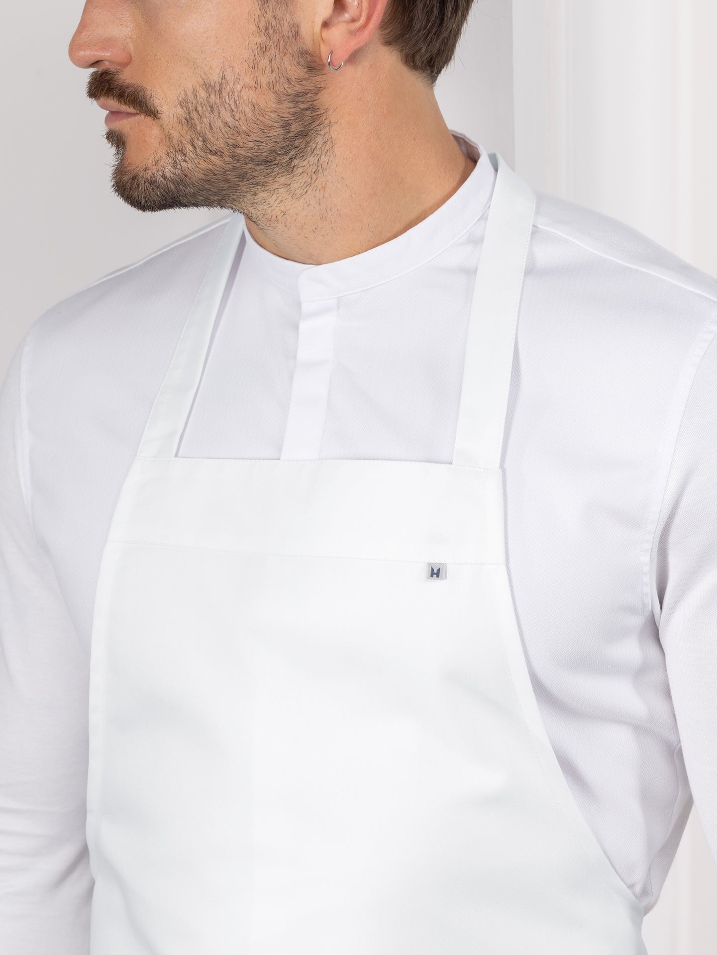 White Chef Aprons | Le Nouveau Chef GCC